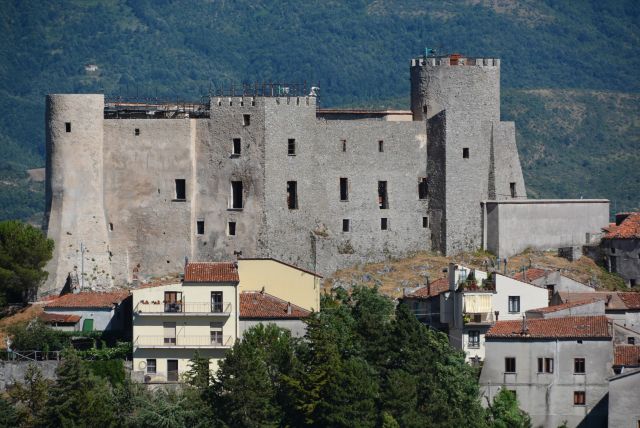 A village to live, a journey to discover Moliterno. | e-borghi